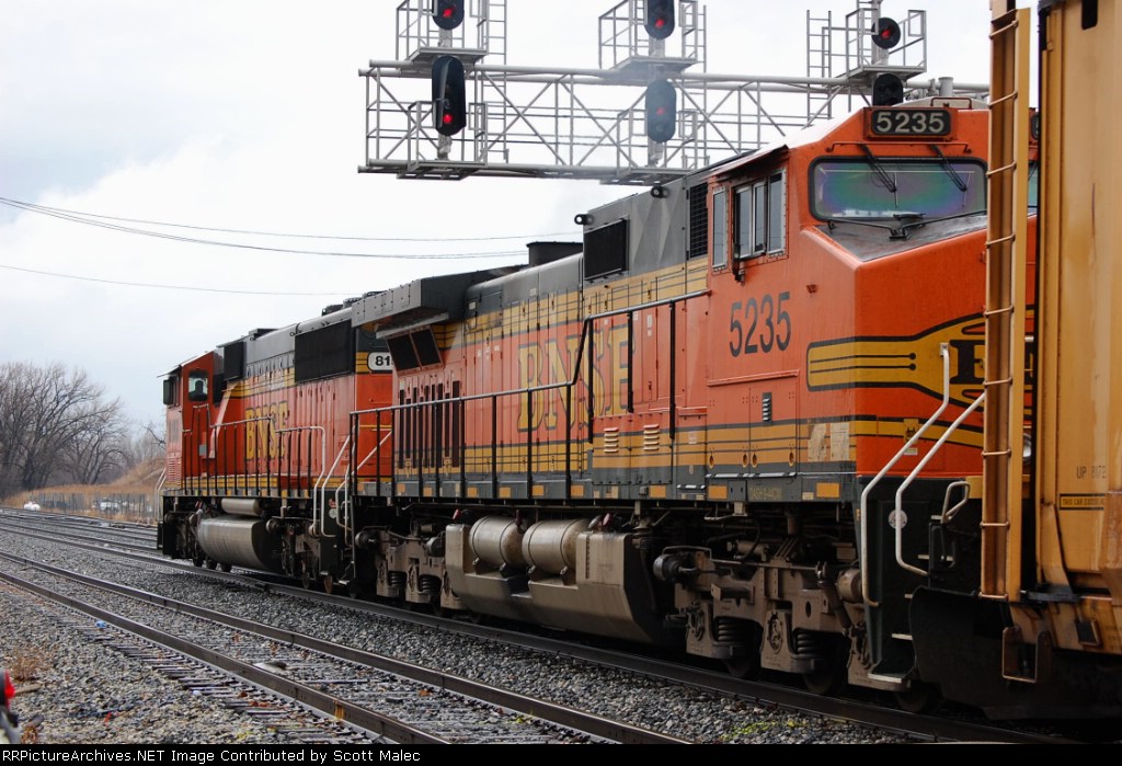 BNSF 8158 & 5235